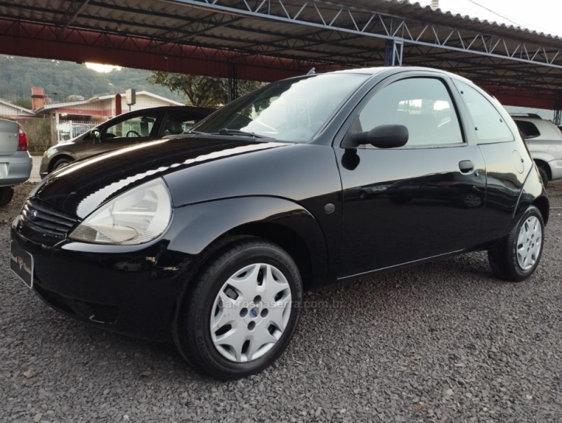 FORD - KA - 2005/2005 - Preta - R$ 16.900,00 - Ponath Veículos