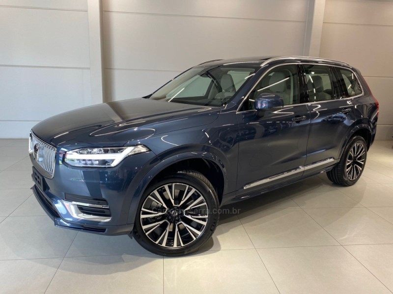 VOLVO - XC90 - 2022/2023 - Azul - Sob Consulta - Ótima Car