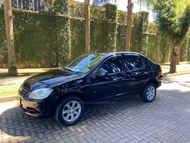 CHEVROLET - PRISMA - 2012/2012 - Preta - R$ 31.500,00 - Império Car