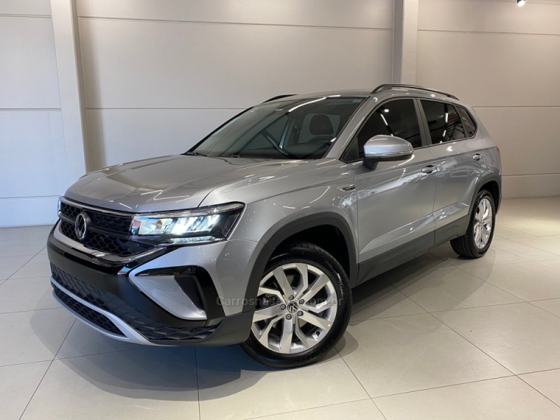 VOLKSWAGEN - TAOS - 2022/2023 - Prata - R$ 181.900,00 - Ótima Car