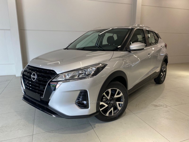 NISSAN - KICKS - 2023/2024 - Prata - R$ 119.900,00 - Ótima Car